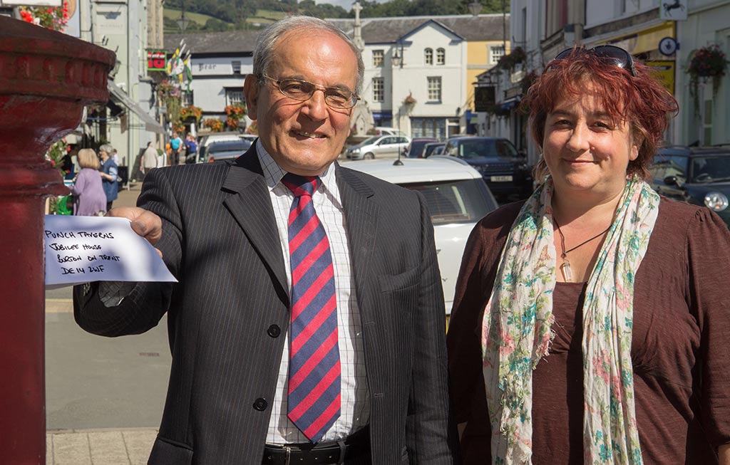 Crickhowell offers to buy pub and stop Supermarket spoiling town ...